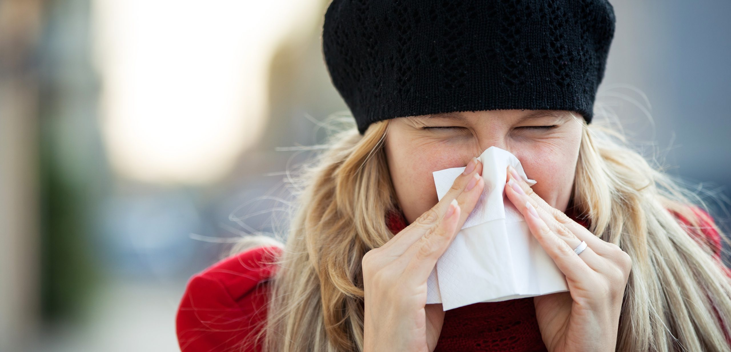 Snotteren in de winter: bestaat er zoiets als een winterallergie? - DC ...